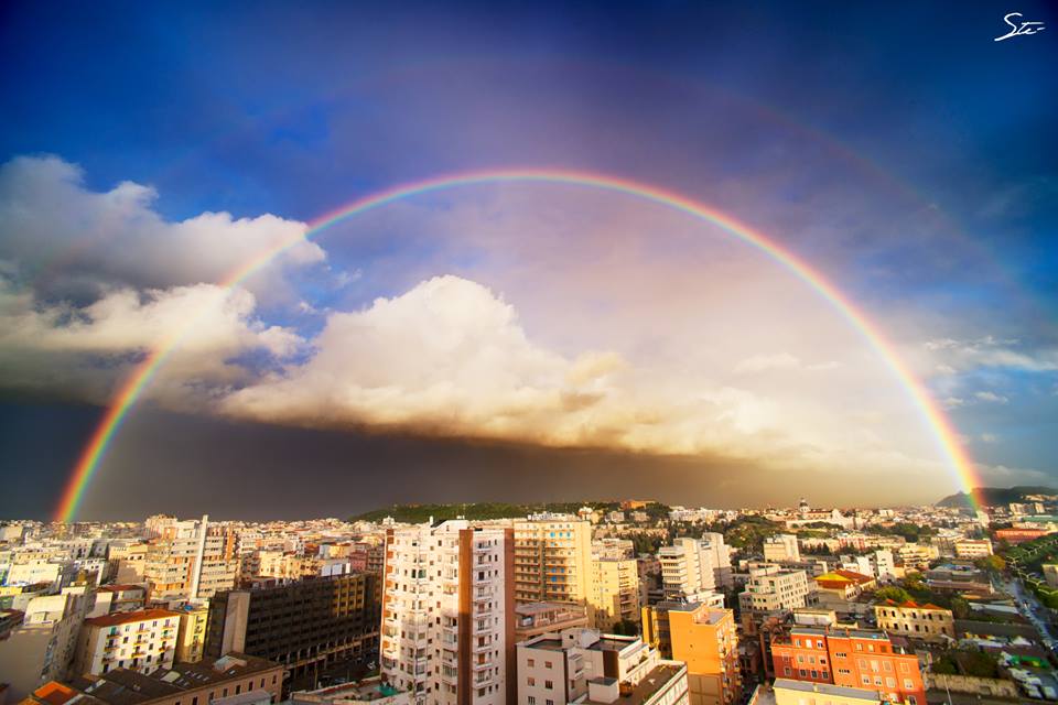 Spettacolo di colori sul cielo di Cagliari - METEO SARDEGNA